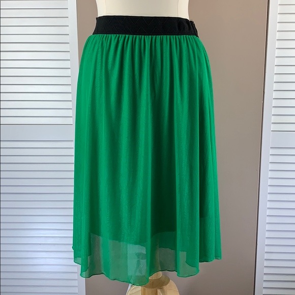 LuLaRoe | Skirts | Kelly Green Lularoe Jill Skirt | Poshmark
